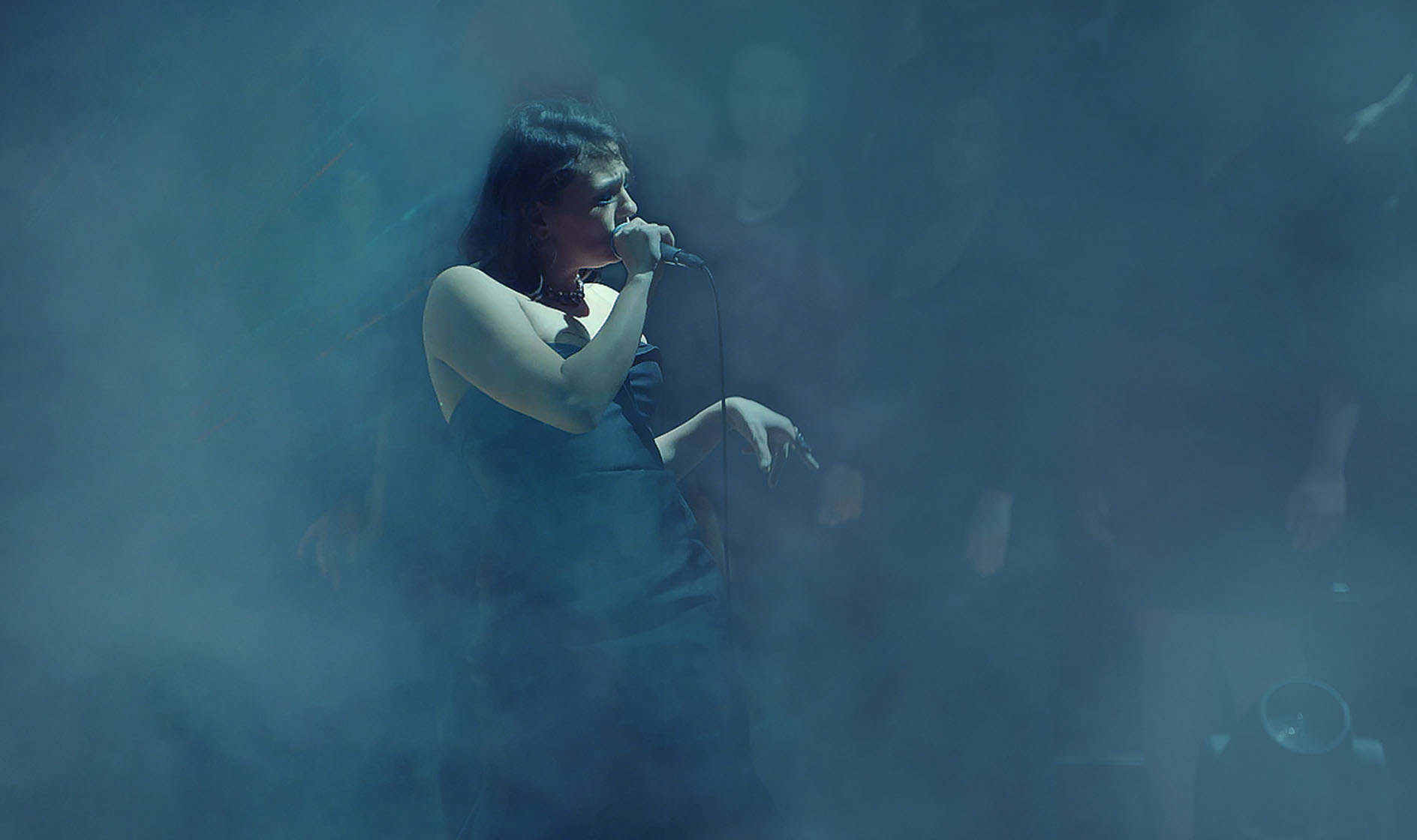 “Inuk throat singer Tanya Tagaq finds her own key” | International ...